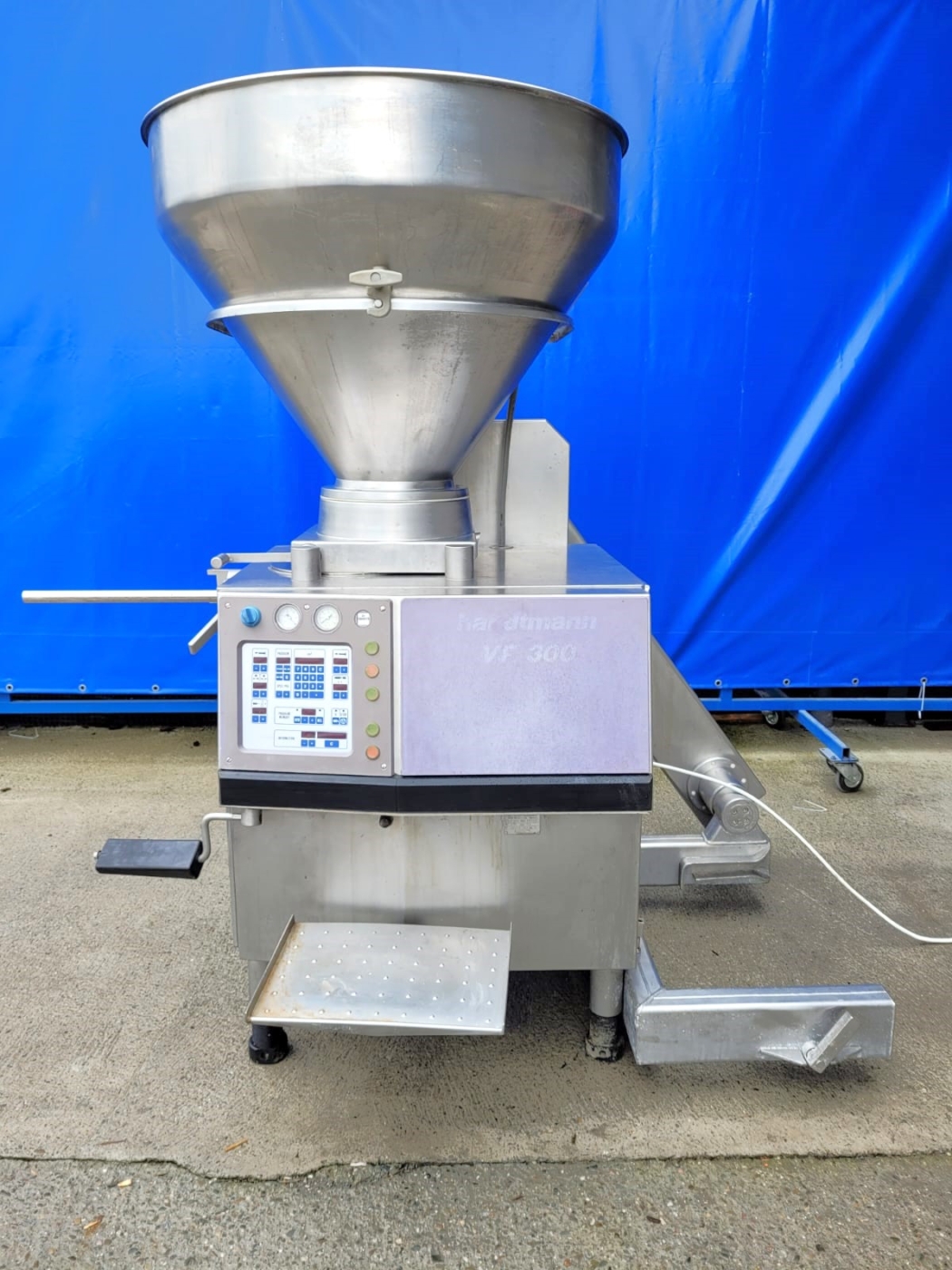 Handtmann VF300B vacuum stuffer - BMG