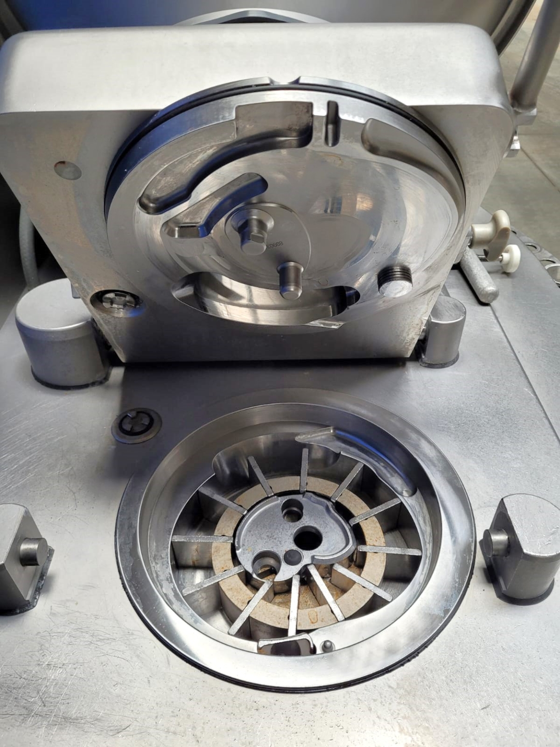 Handtmann VF620 vacuum filler - BMG