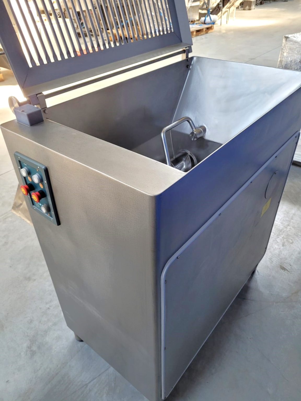 Risco TR130 mixer-grinder - BMG
